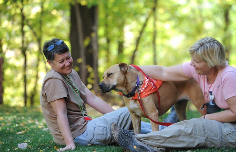 Longtime Friends Volunteer Together | Best Friends Animal Society