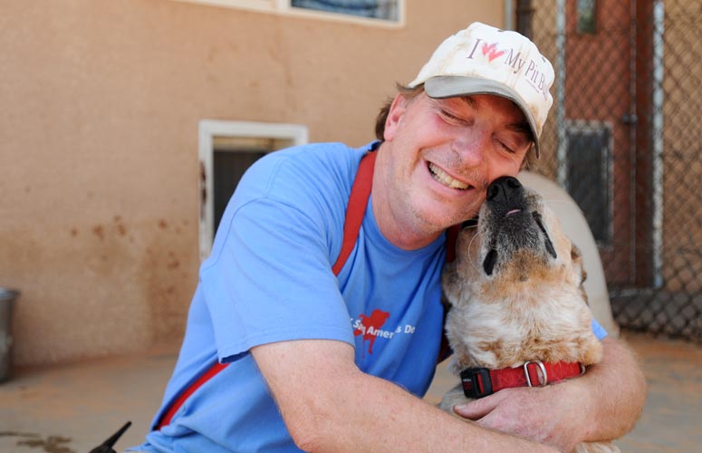 Hand Targeting Dog Training | Best Friends Animal Society